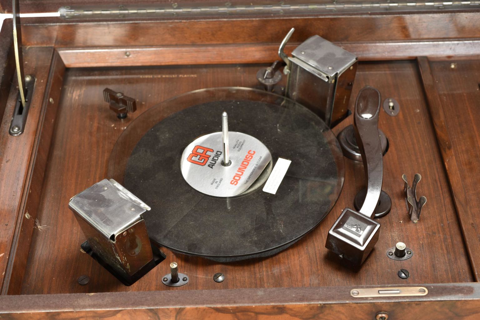 HMV Duo-Diffusion Auto Radiogram Nine 580. - Snellings Museum