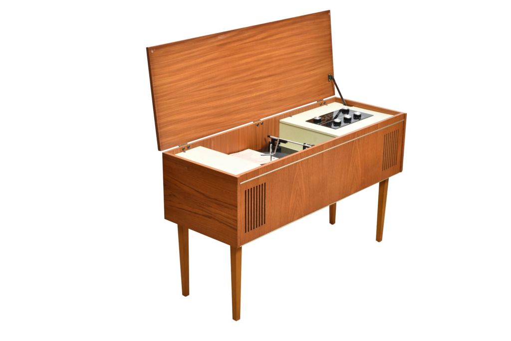 HMV Stereomaster 2411 radiogram - Snellings Museum