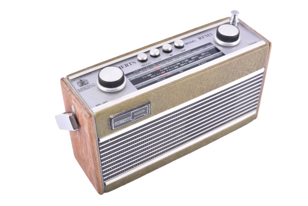 HMV model 1200 valve table radio - Snellings Museum