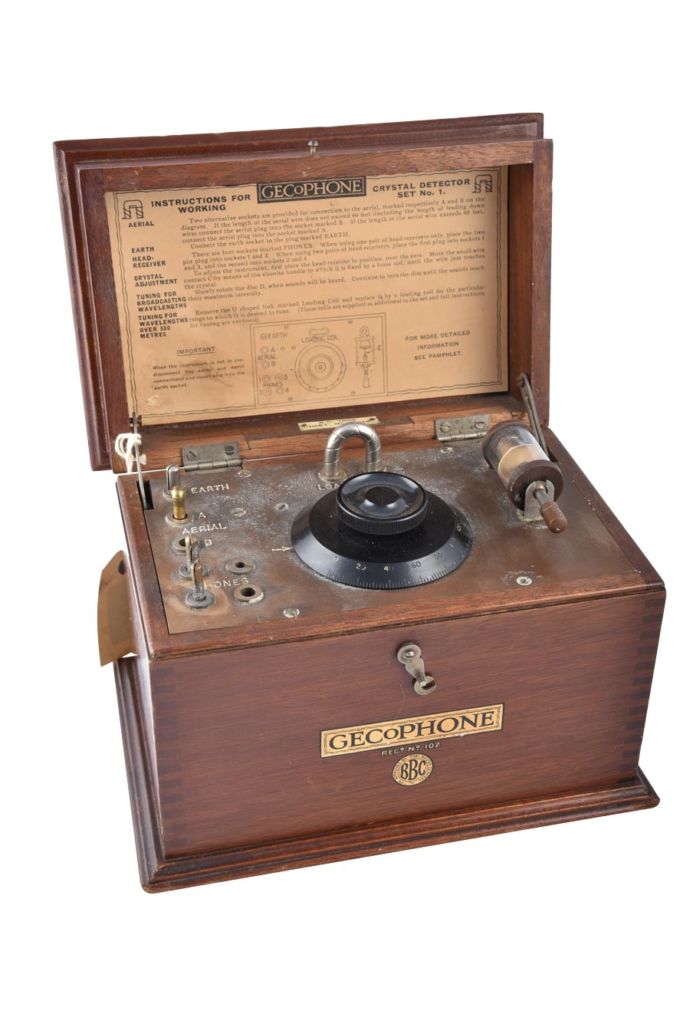 General Electric Company (Gec) crystal set radio - Snellings Museum