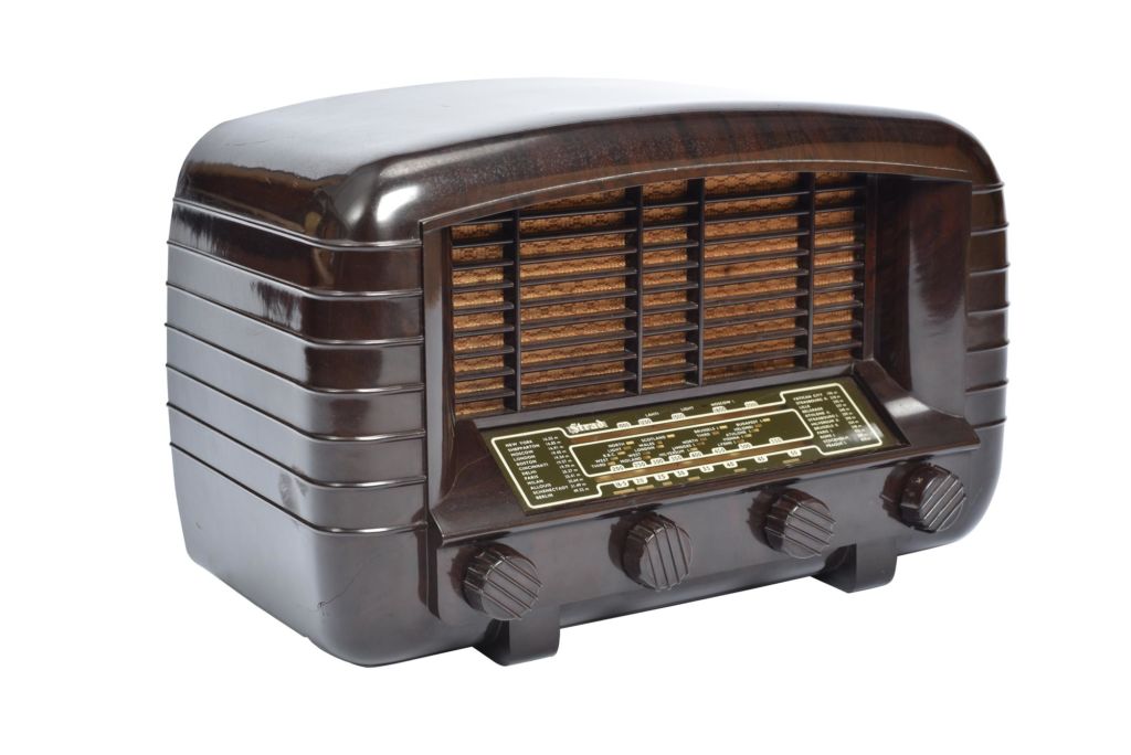 EMI Model L2A portable valve reel to reel tape recorder - Snellings Museum