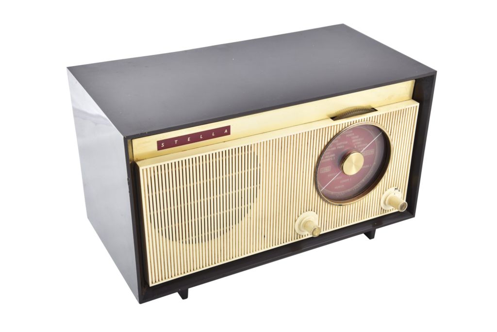 Bush PB51 valve radio - Snellings Museum