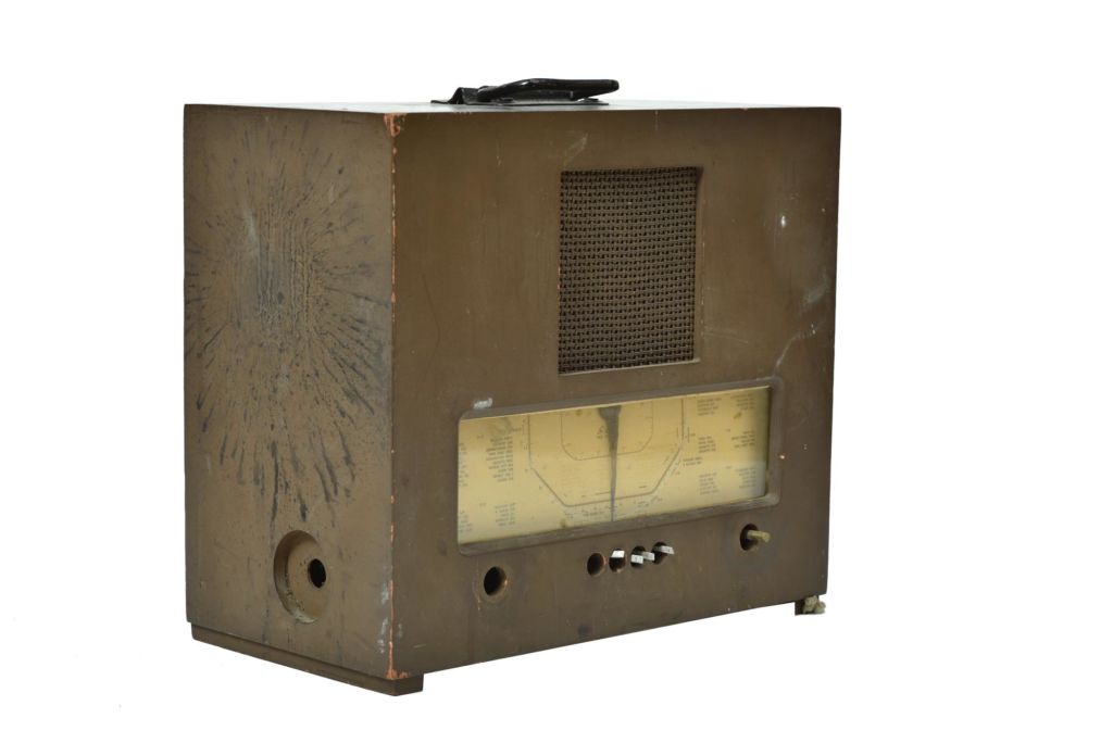 General Electric Company (Gec) BC5445 valve table radio - Snellings Museum