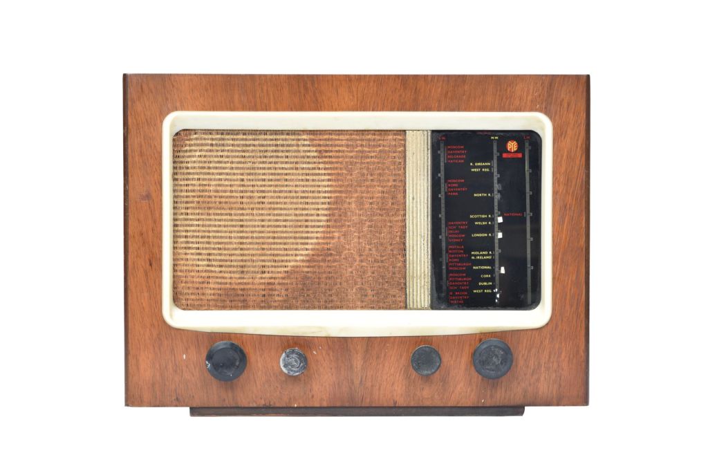 Pye 1101 valve radio - Snellings Museum