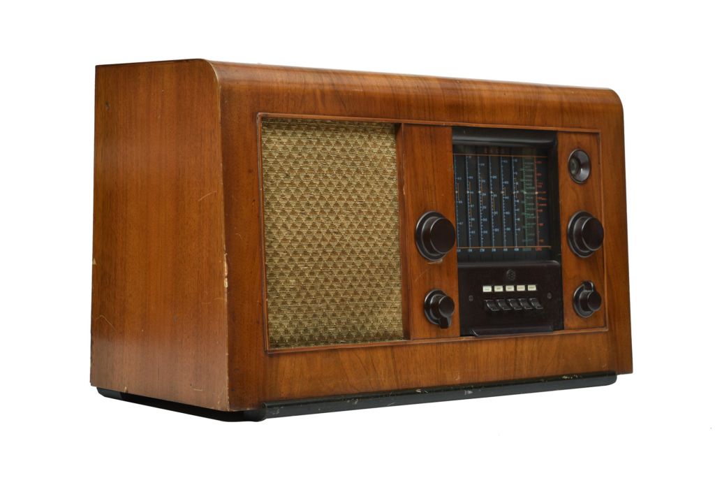 Bush AC34 - Snellings Museum