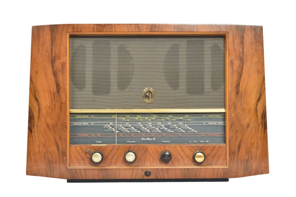 Pye 1101 valve radio - Snellings Museum