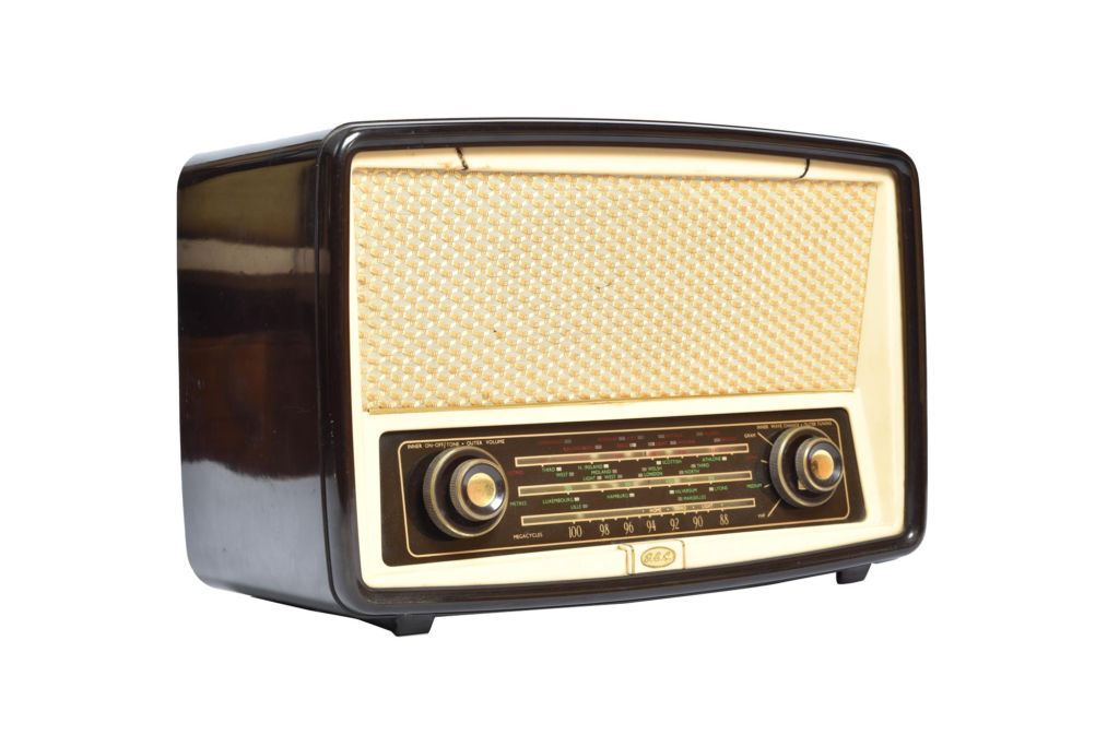 General Electric Company (Gec) BC5445 valve table radio - Snellings Museum