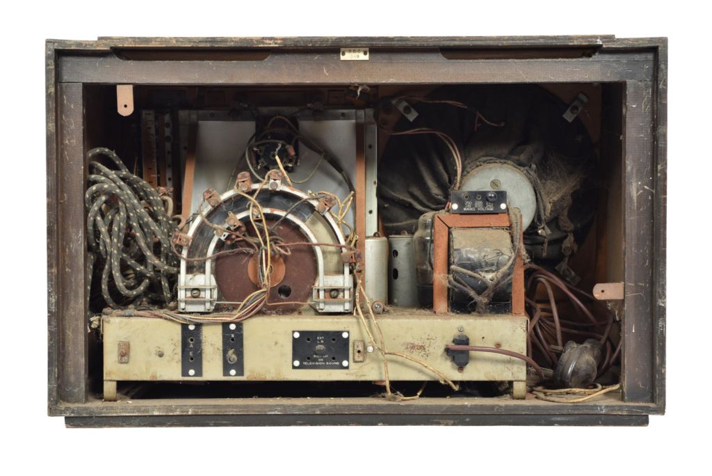 Ekco PB289 valve table radio - Snellings Museum