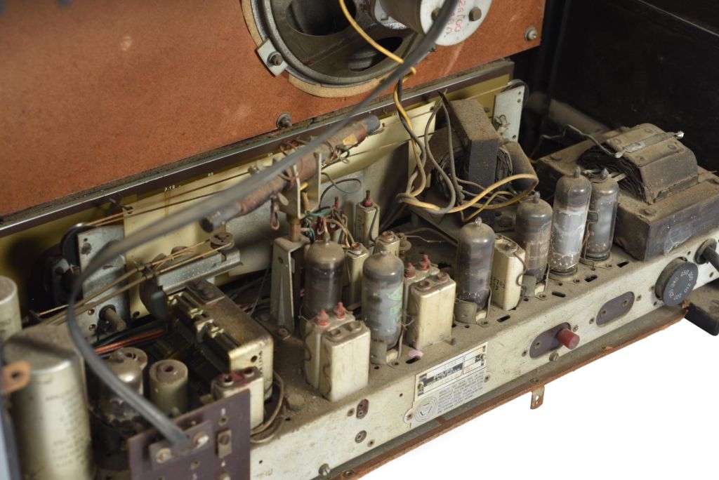 Philips 543A valve table radio - Snellings Museum