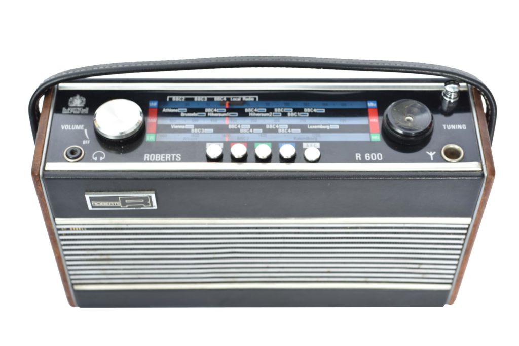 Roberts R600 portable transistor radio - Snellings Museum