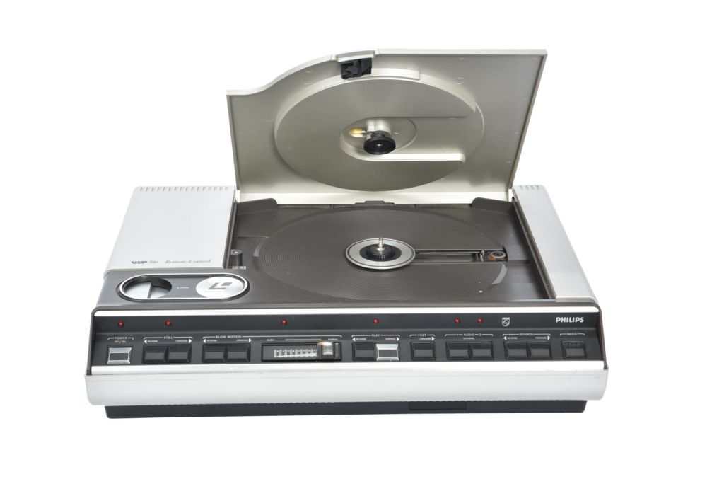 Philips VLP700 laser disc player - Snellings Museum