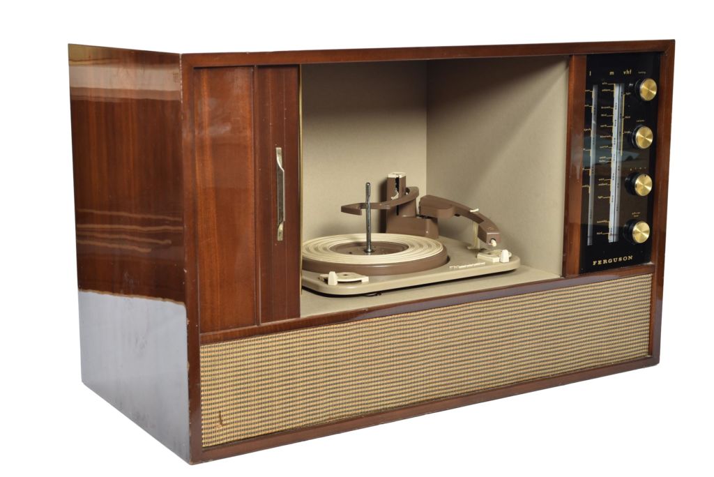 Dynatron HFC 101 transistor radiogram - Snellings Museum