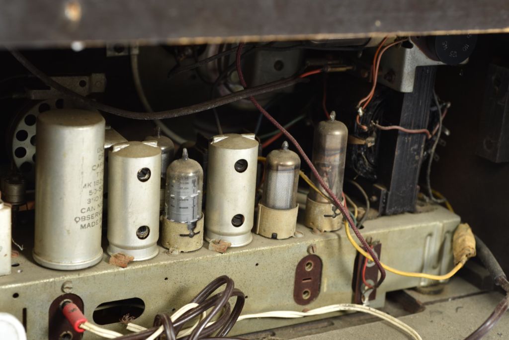 Philips 532A radiogram - Snellings Museum