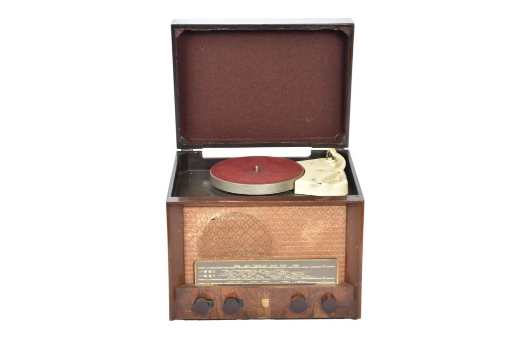 Philips 532A radiogram - Snellings Museum