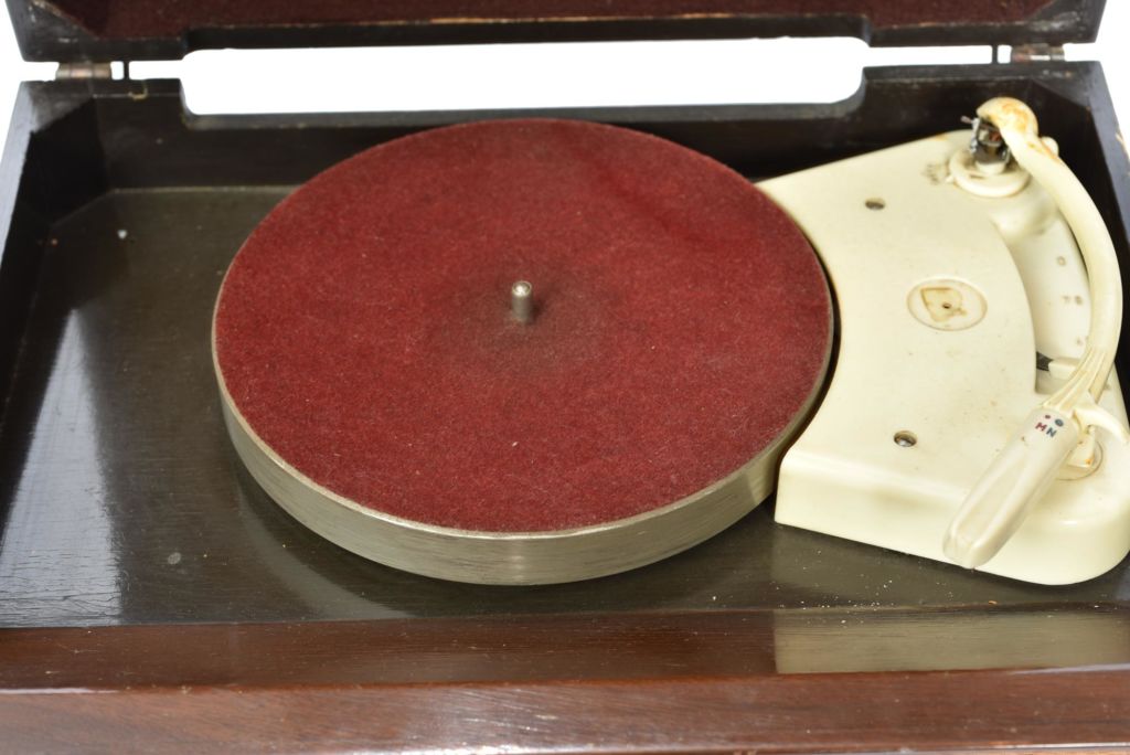 Philips 532A radiogram - Snellings Museum