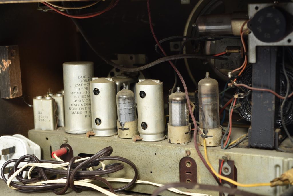 Philips 532A radiogram - Snellings Museum