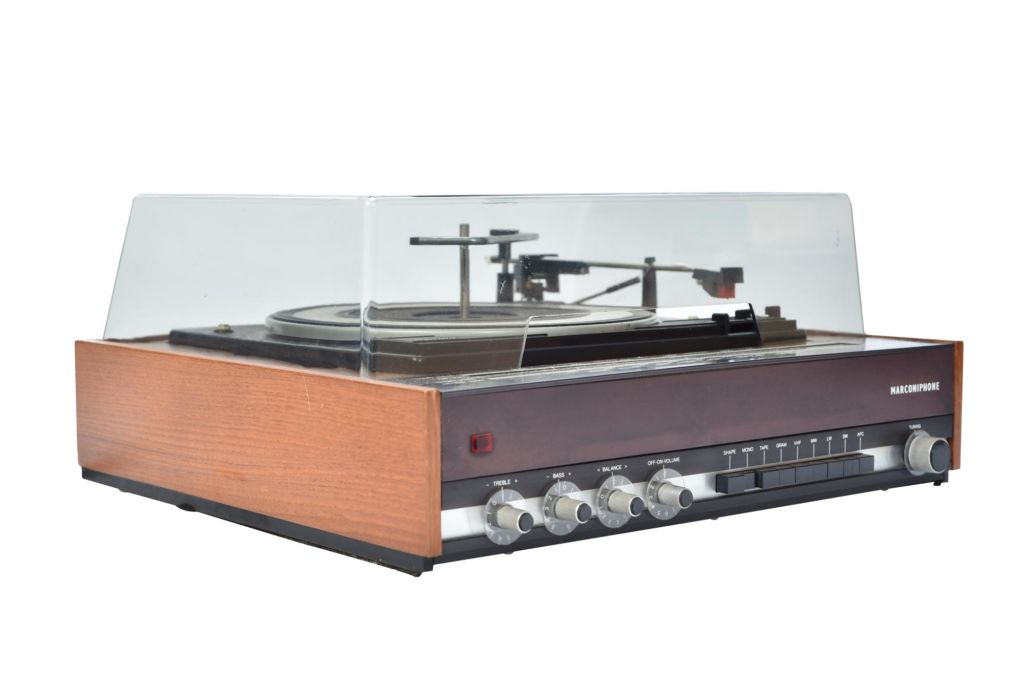 Dynatron HFC 101 transistor radiogram - Snellings Museum