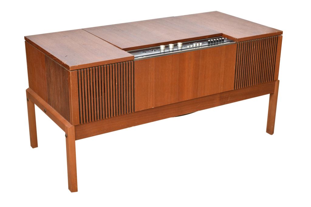 Dynatron HFC 101 transistor radiogram - Snellings Museum