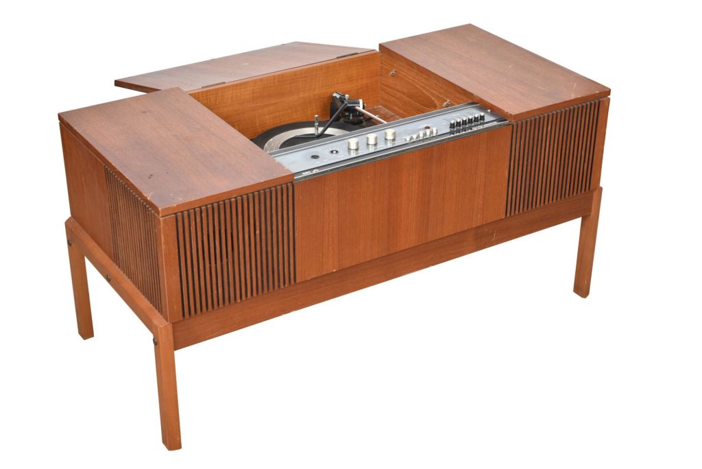 HMV Stereomaster Model 2412 - Snellings Museum