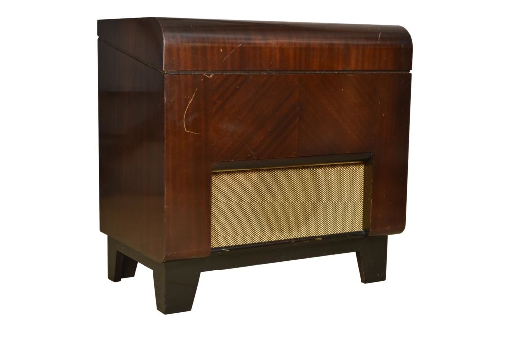 Ferguson 3318 radiogram - Snellings Museum
